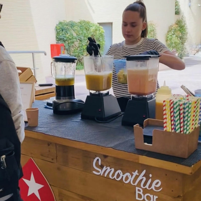Smoothie Bike & Smoothie Bar - Smoothie bike rental and entertainment