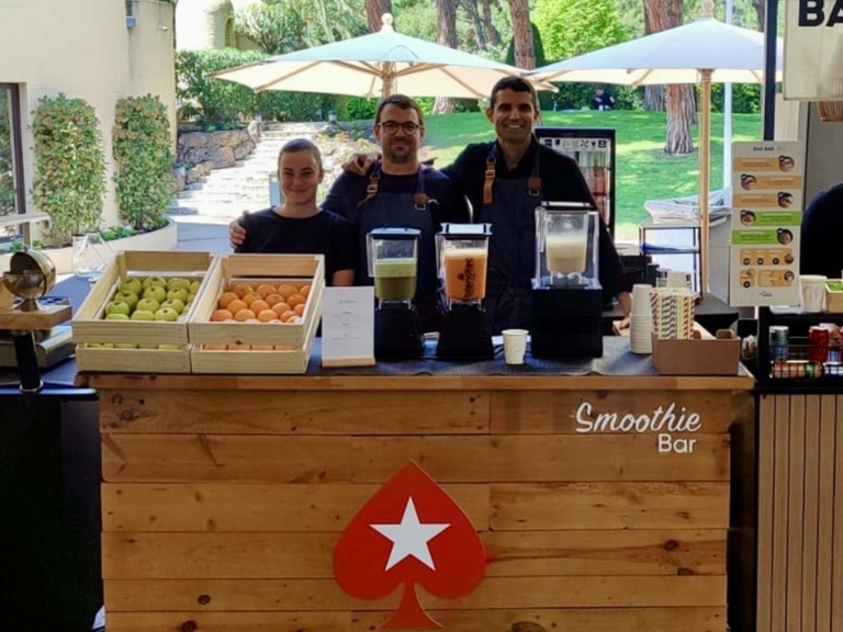 Smoothie Bike & Smoothie Bar - Smoothie bike rental and entertainment